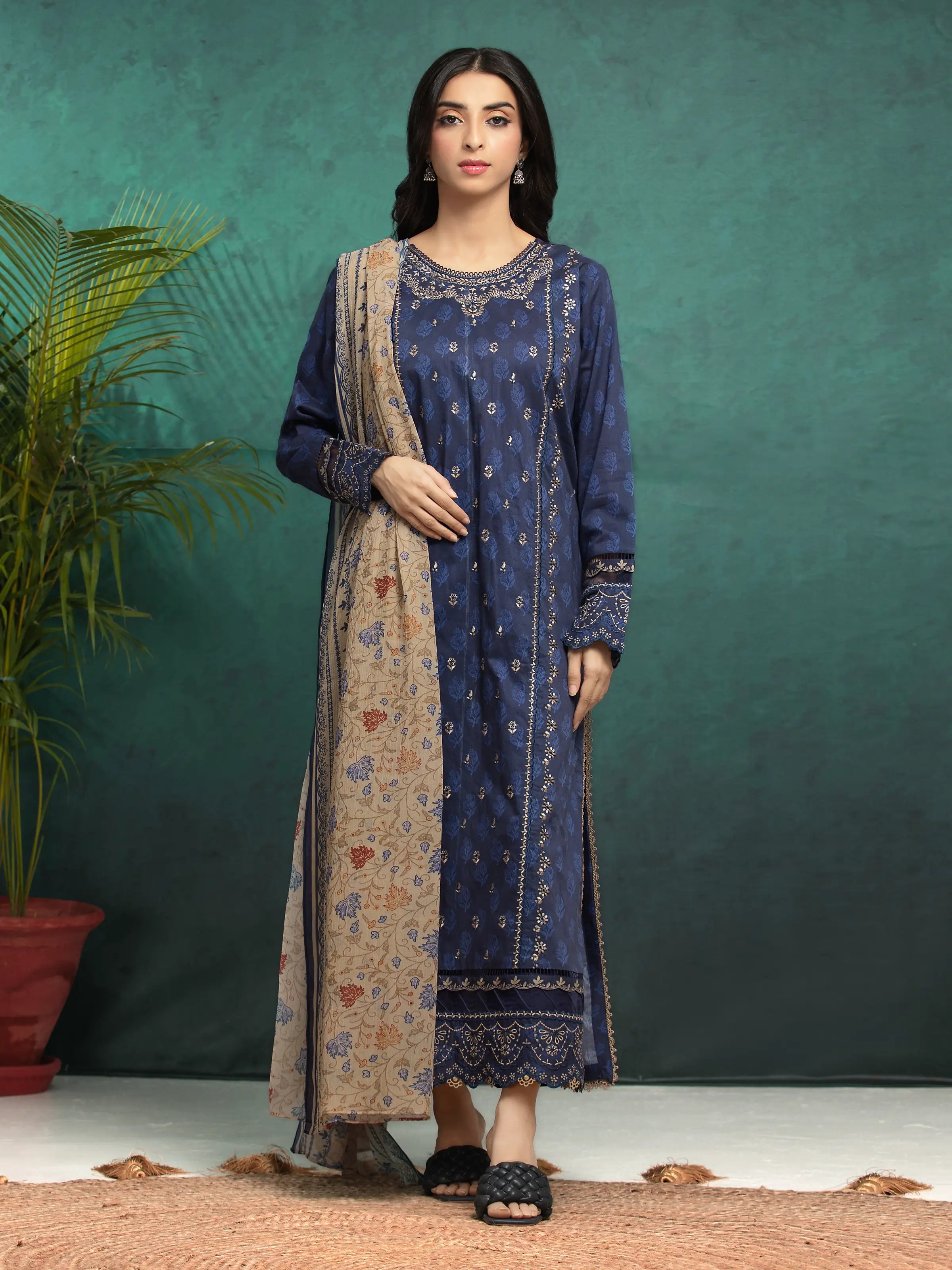 edenrobe Embroidered Khaddar Unstitched 3Pc Suit EWU24V11-30189